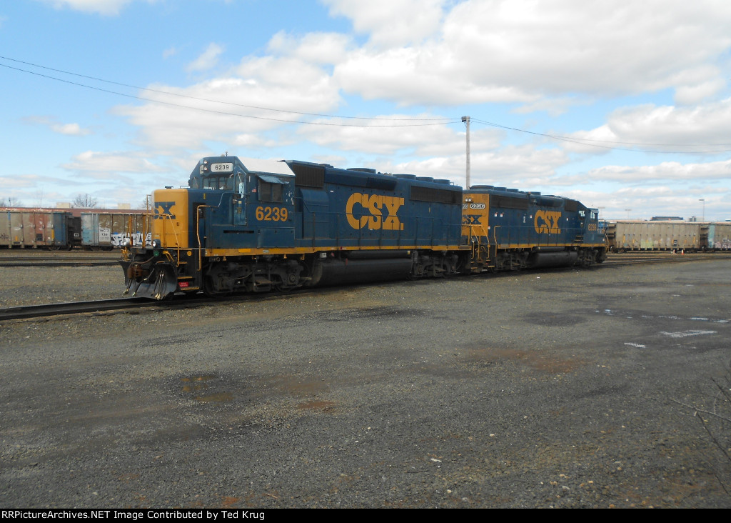 CSX 6239 & 6236